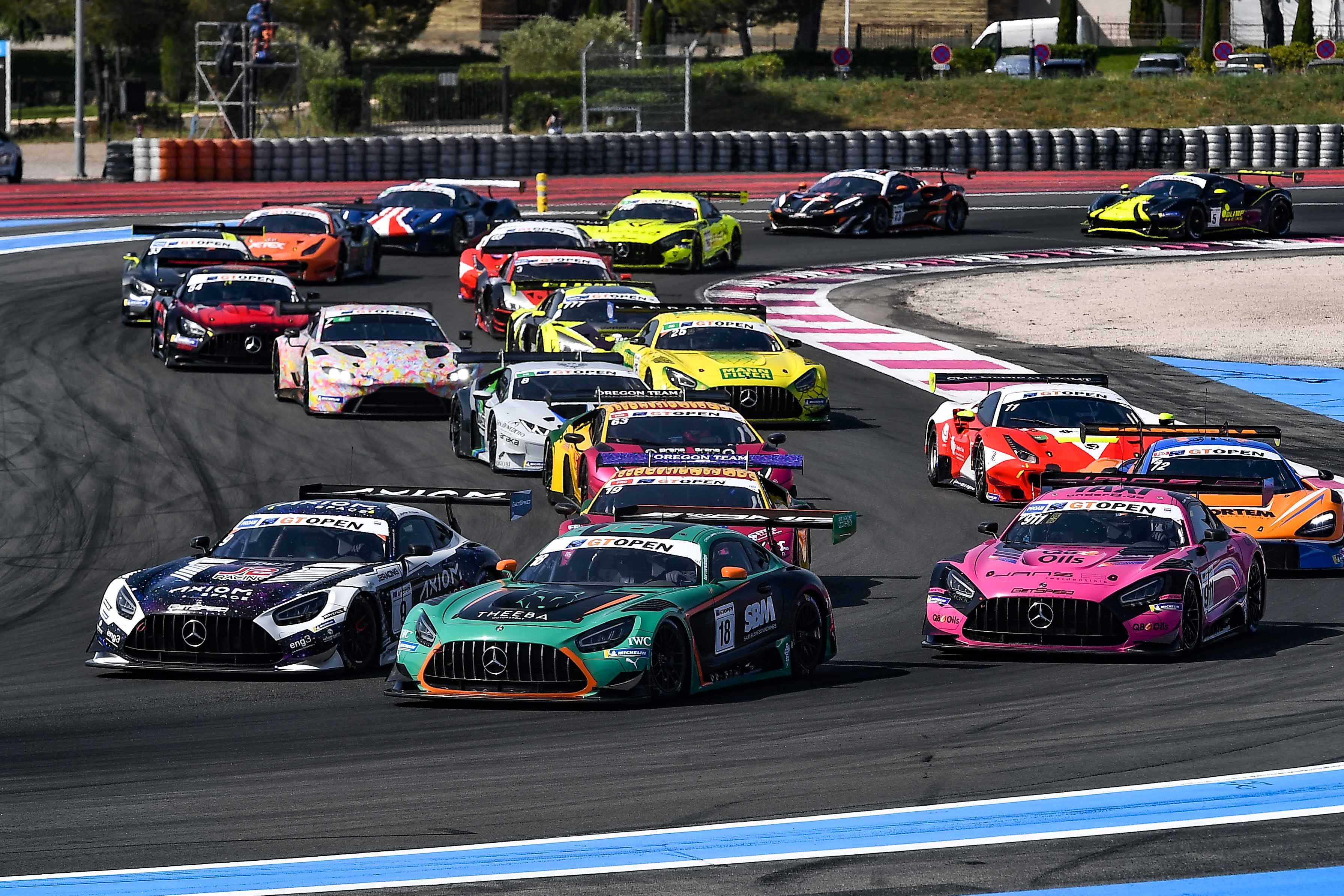 Moss-Osborne (Optimum Motorsport McLaren) win a superb Race 1 battle at ...