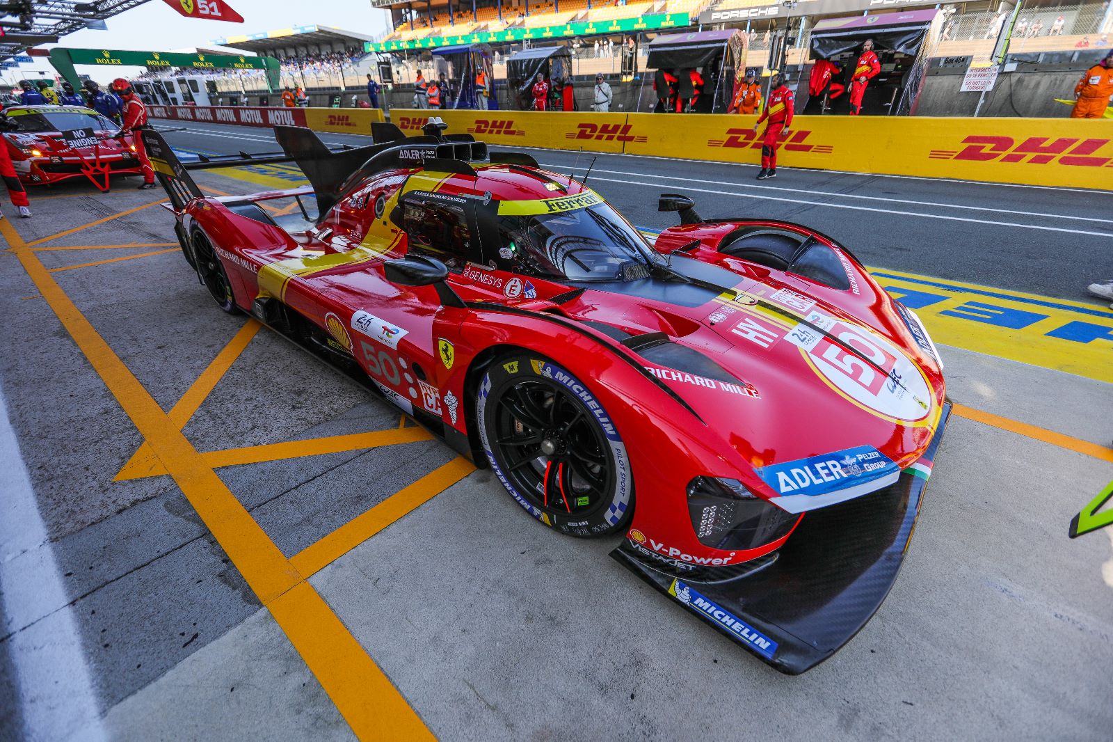Test Day - Ferrari out in front at the end of the first session ...