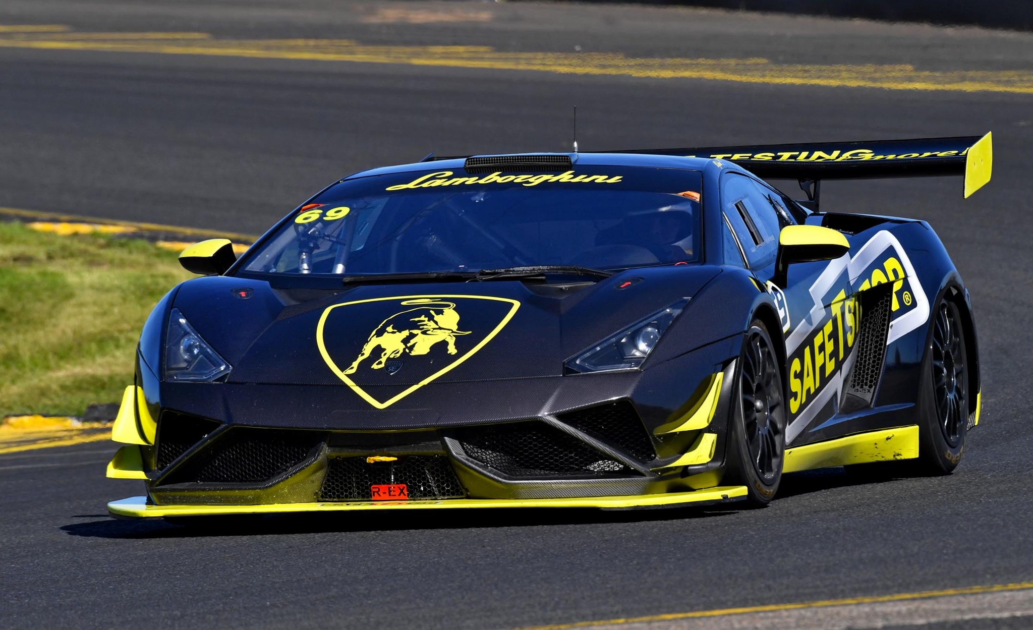 Classic and iconic GT machinery will join the show at the 2025 Bathurst ...
