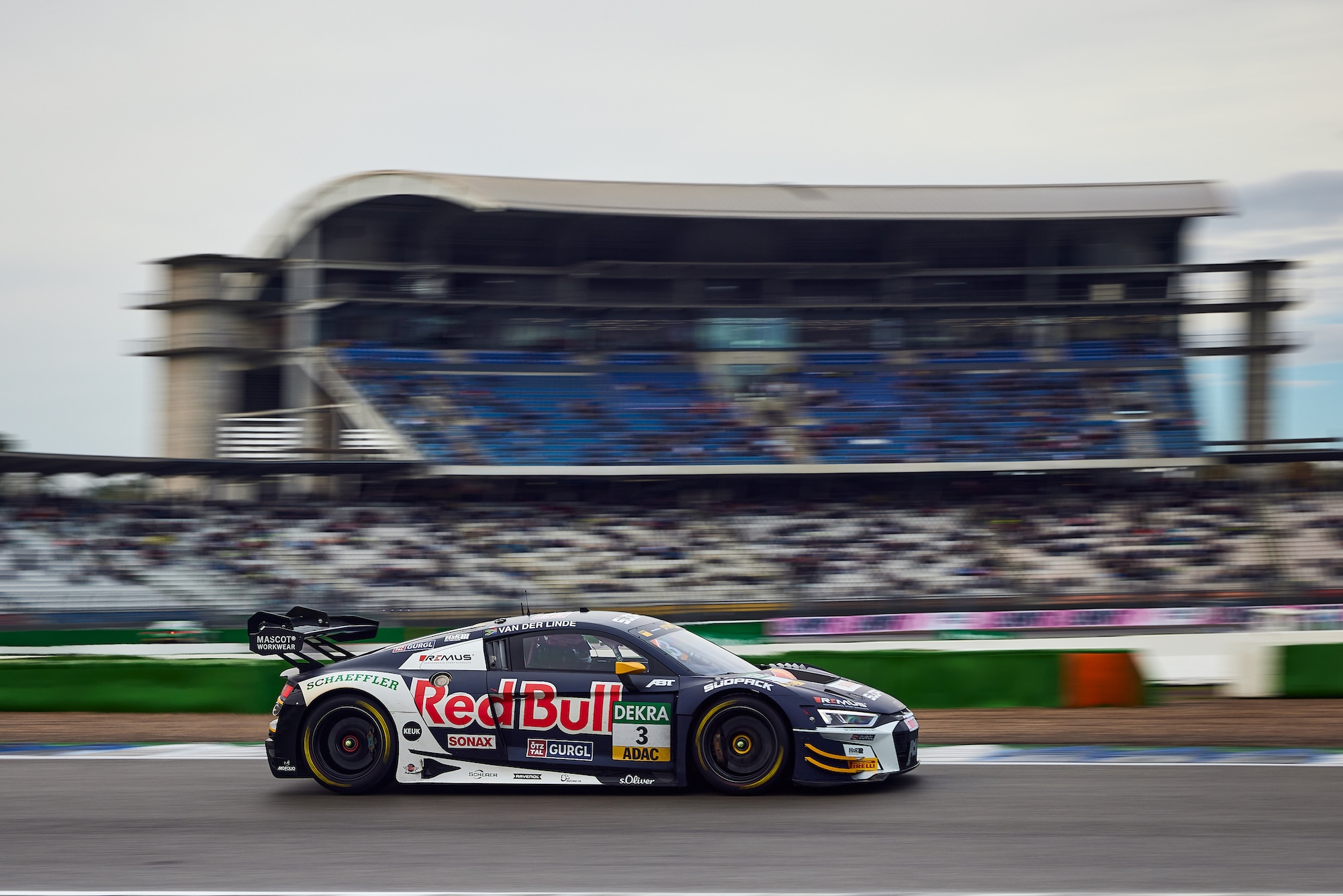 Title thriller in Hockenheim: Kelvin van der Linde wins his way back to the top | Endurance Info