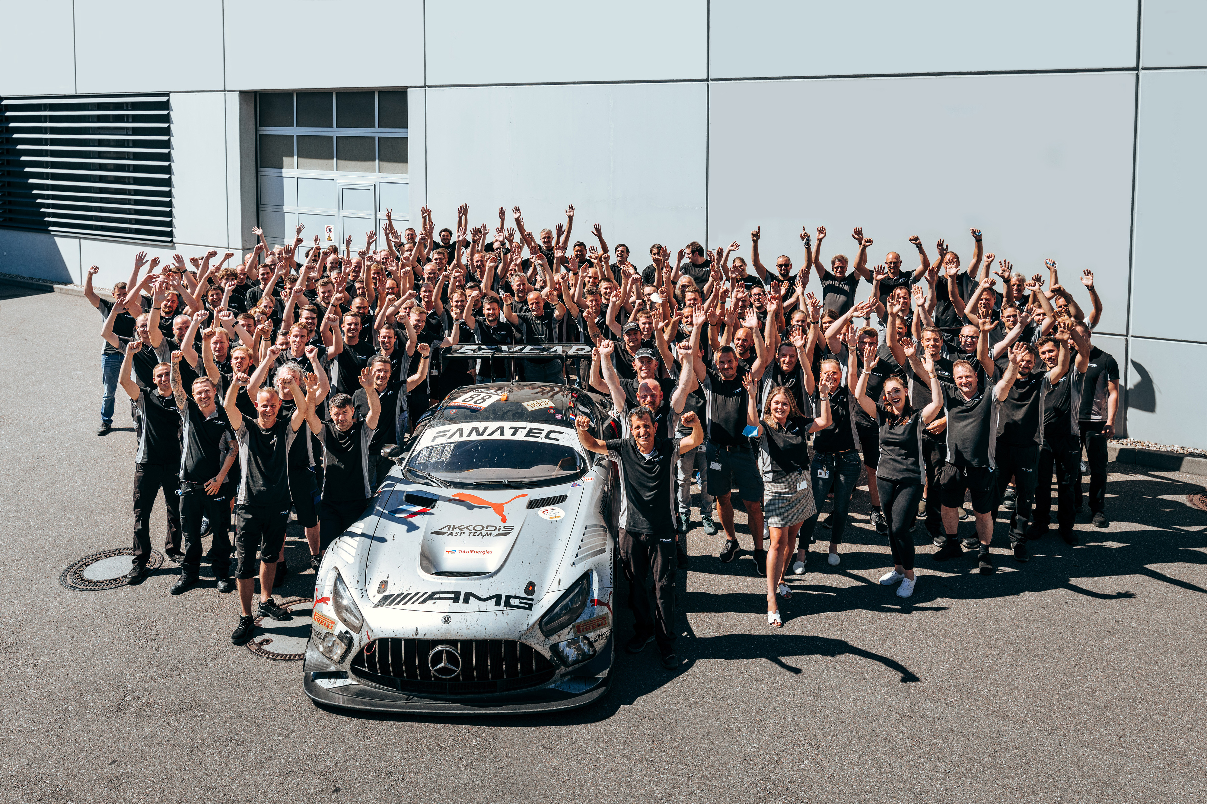HWA says thank you to Mercedes-AMG for 15 years of joint customer ...